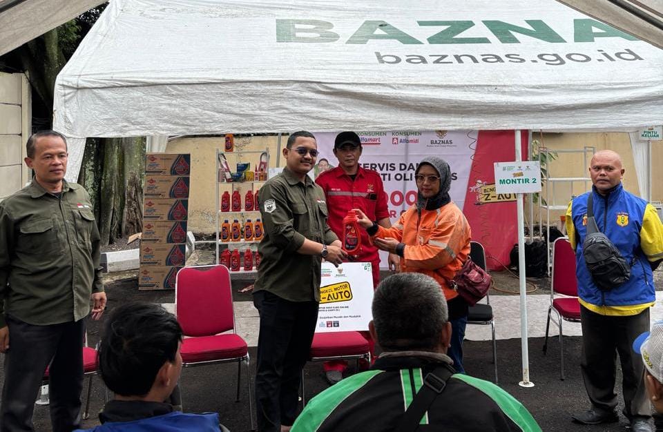 BAZNAS Jabar Gelar Service dan Ganti Oli Gratis untuk Driver Ojek ...